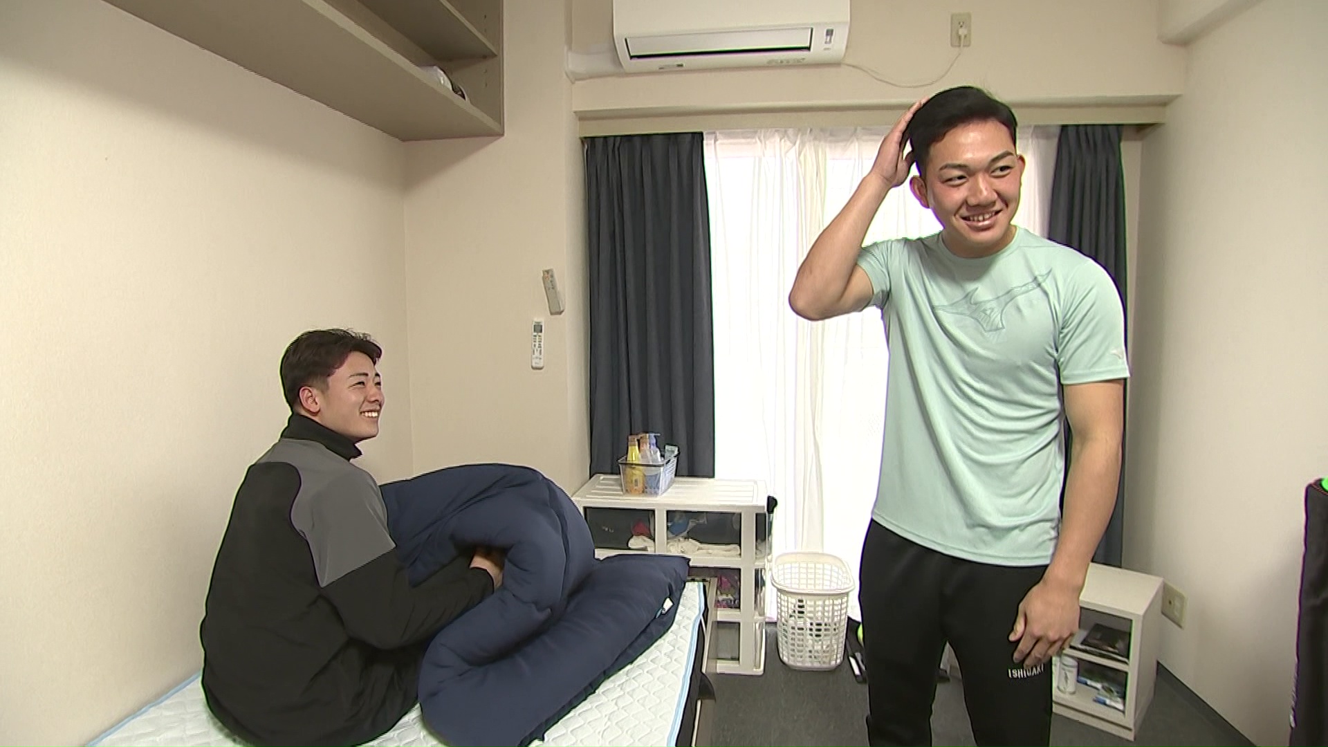 【ロッテ】ドラ1・石垣元気の部屋で記者団にサプライズ 布団の中に仕込まれたものとは･･･？（日テレNEWS NNN）｜dメニューニュース ...